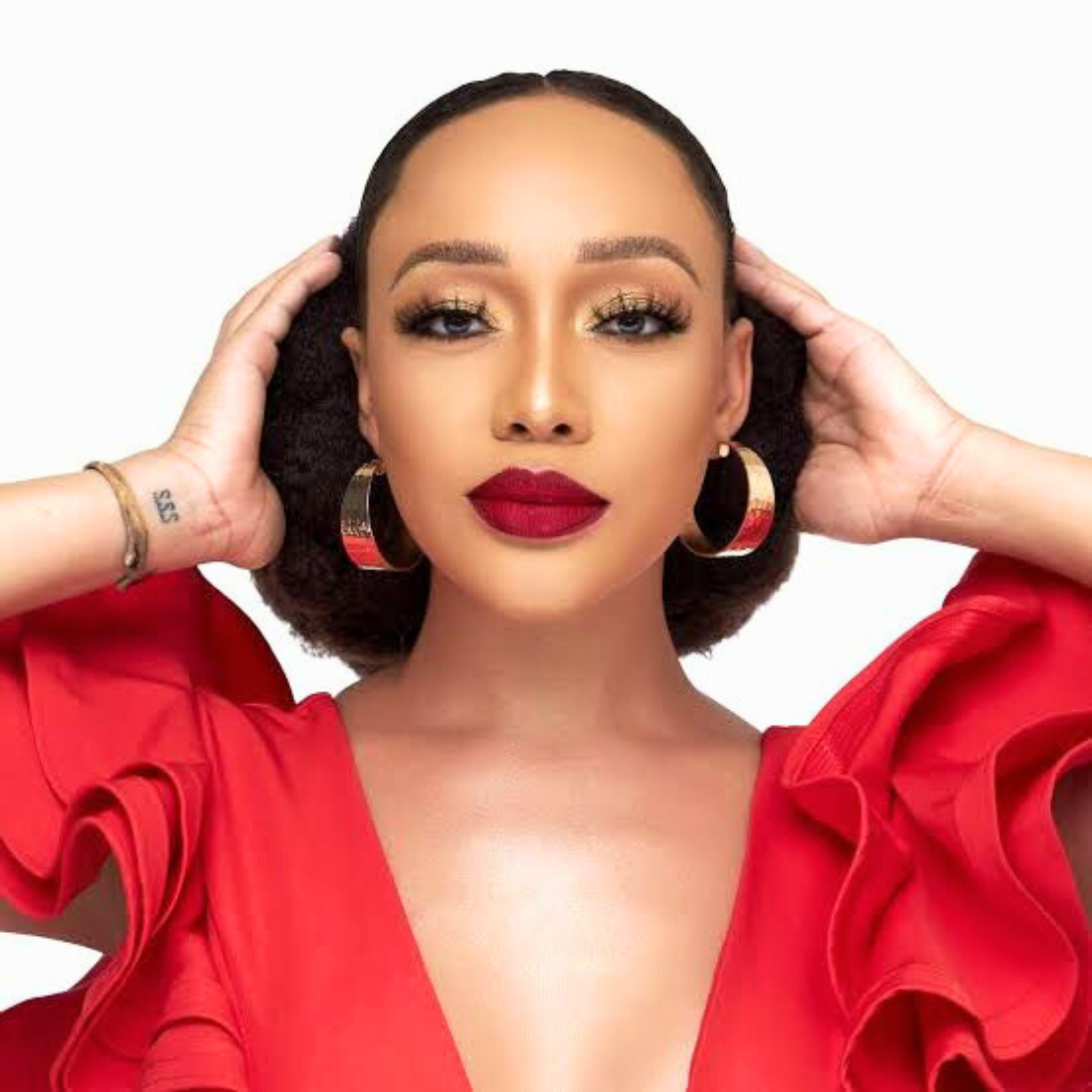 Thando Thabethe Brings Signature Style and Enthusiasm to the 10bet Family